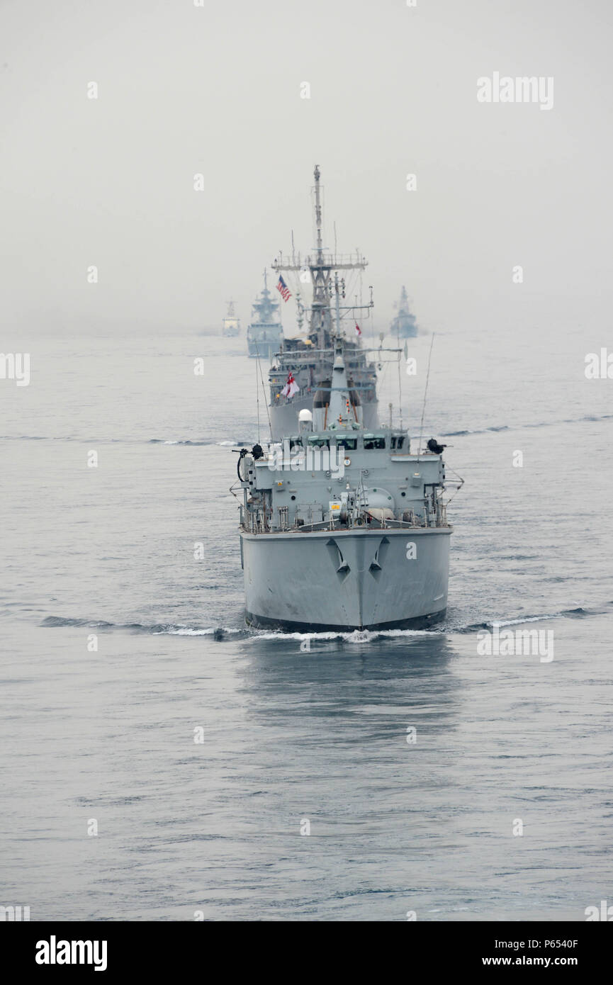 160412-N-FN215-120 ARABIAN GULF (April 12, 2016) - The Royal Navy ...