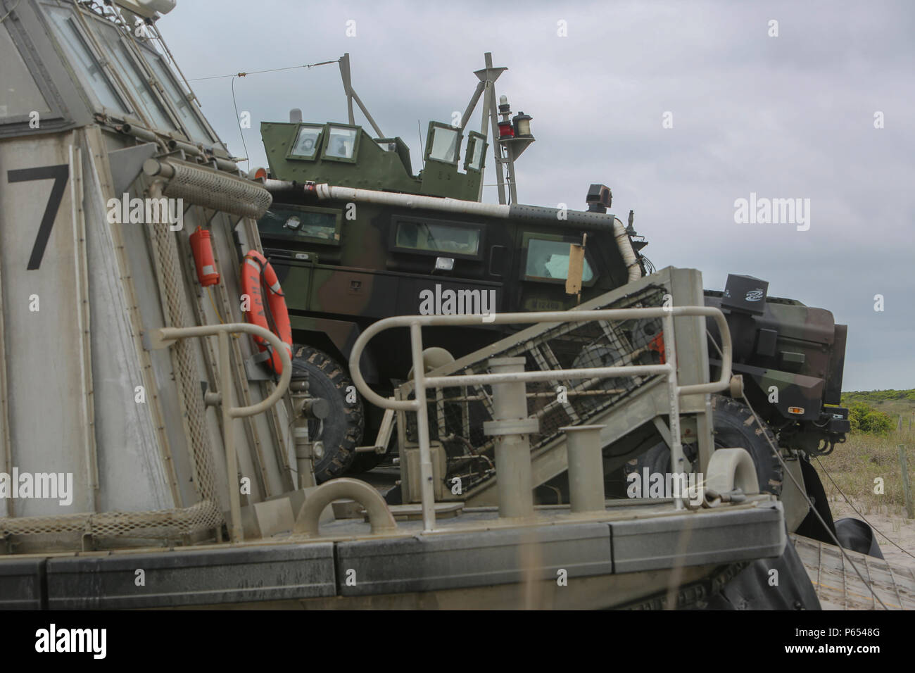 Lcac 53 hi-res stock photography and images - Alamy