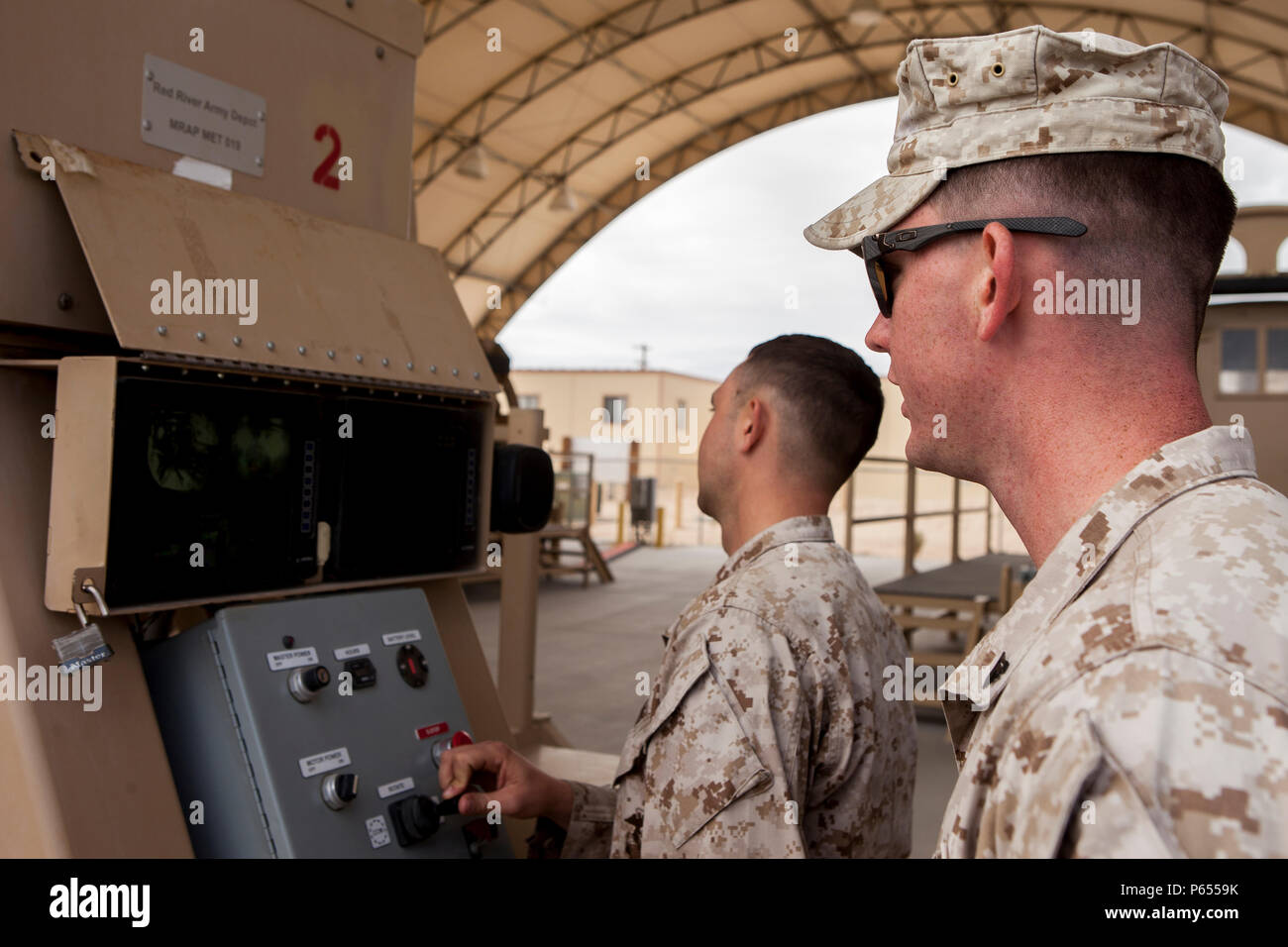 2nd marine regiment mrap rollover trainer hi-res stock photography and ...