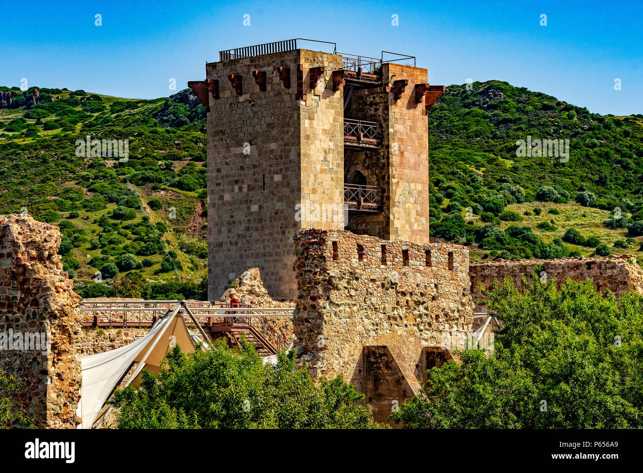 Pin di CastleHunting su Italy, Sicily & Sardinia | Torre, Italia, Castelli