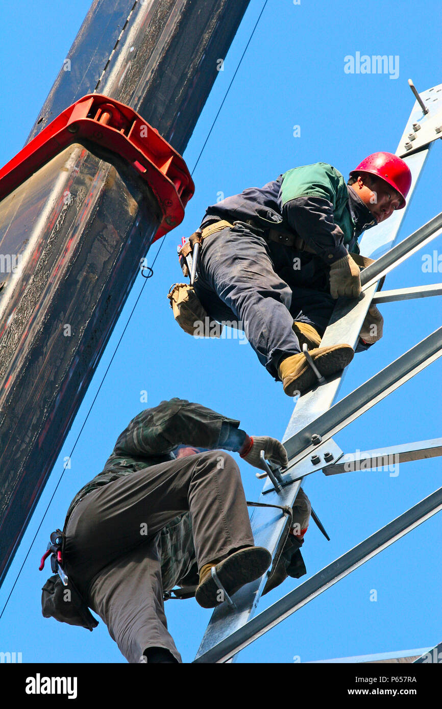 Pylons sky construction site hi-res stock photography and images - Alamy