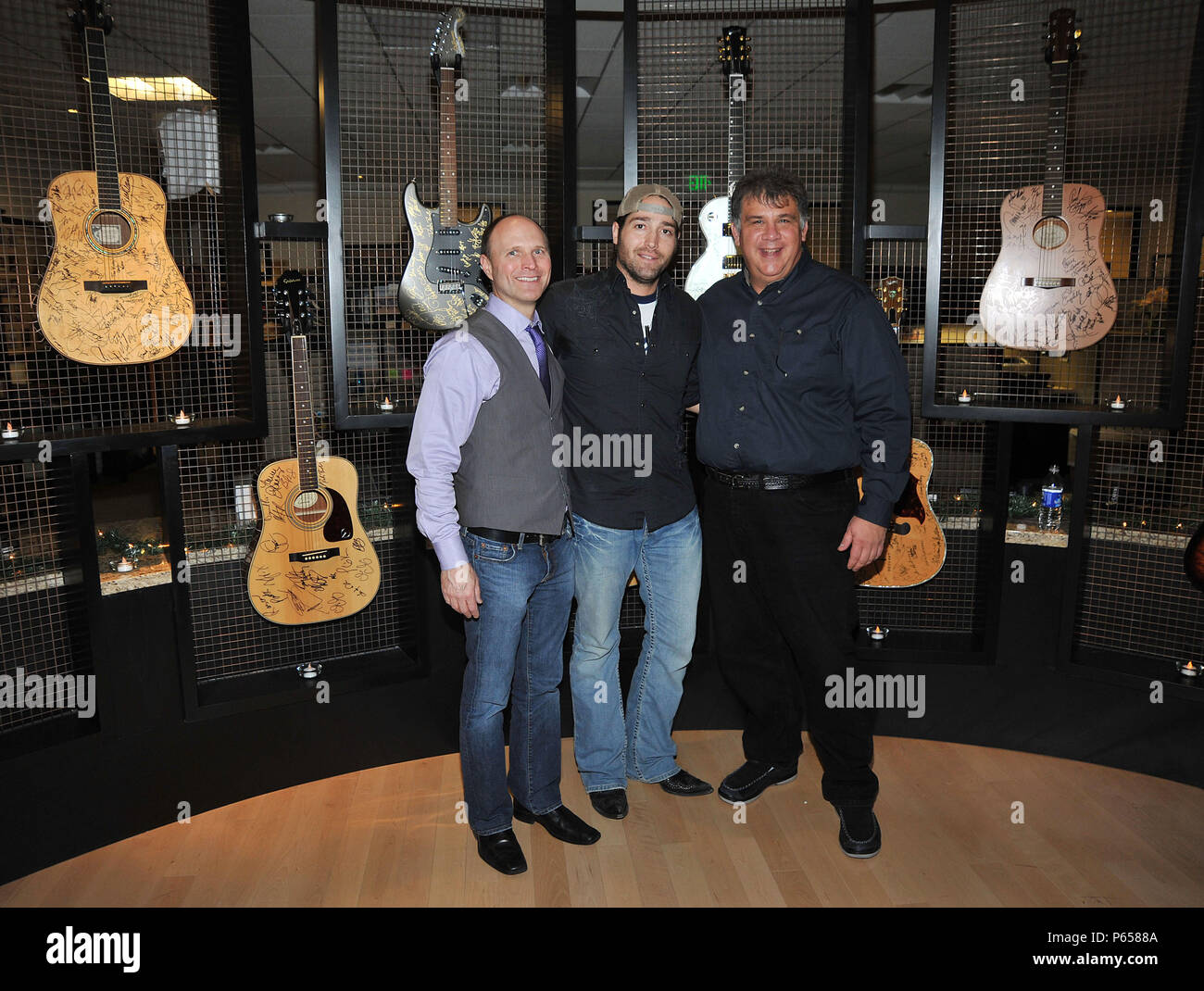 Josh Thompson 09 - Josh Thompson at the ACM office in Sherman Oaks.Josh ...