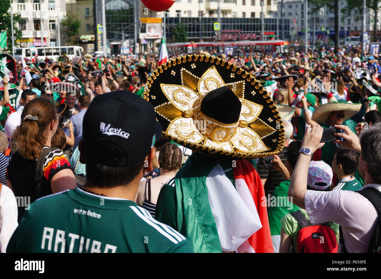 Mexico fans cheer on their team hi-res stock photography and images - Alamy