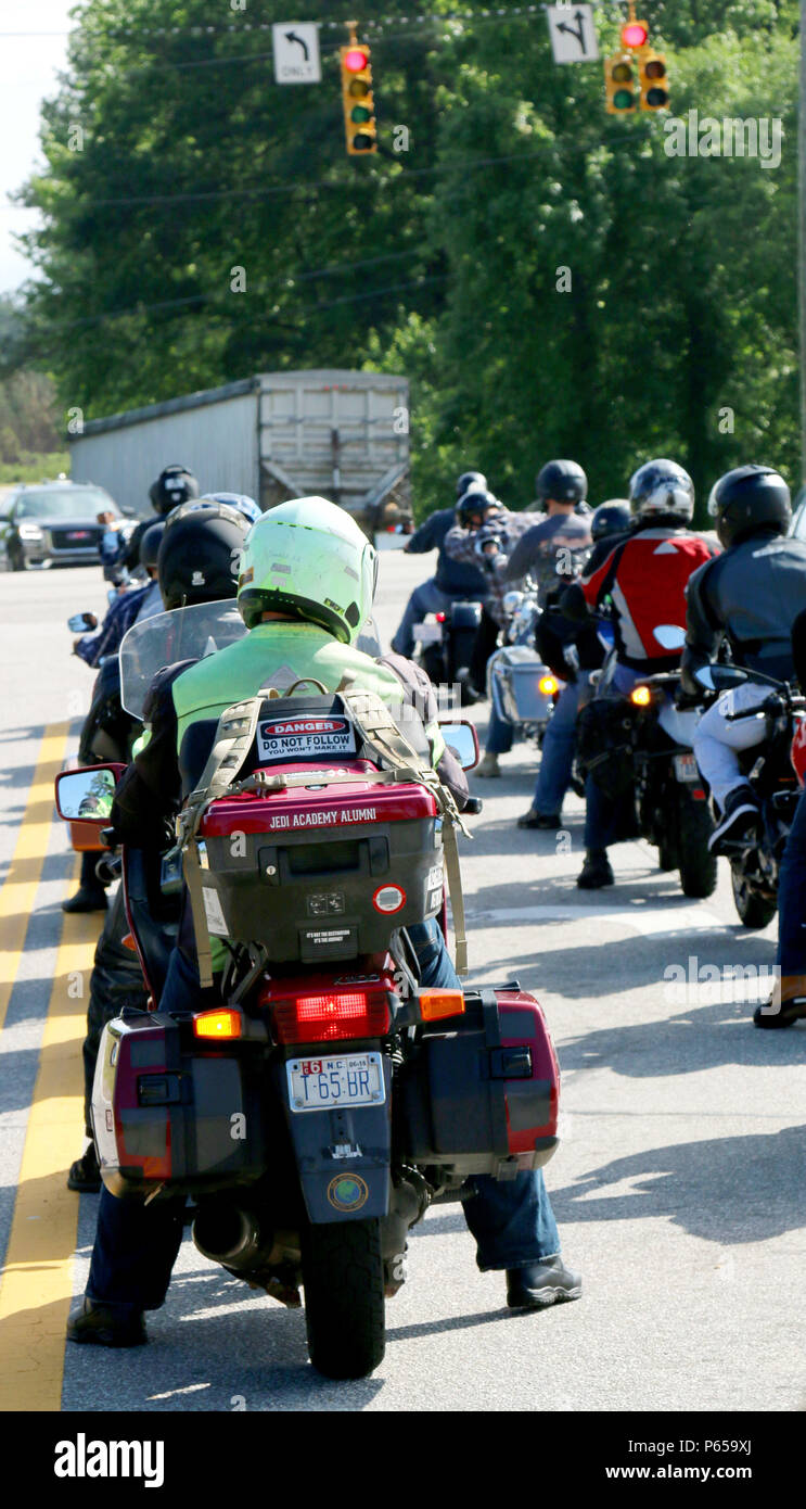 Staggered formation hi-res stock photography and images - Alamy