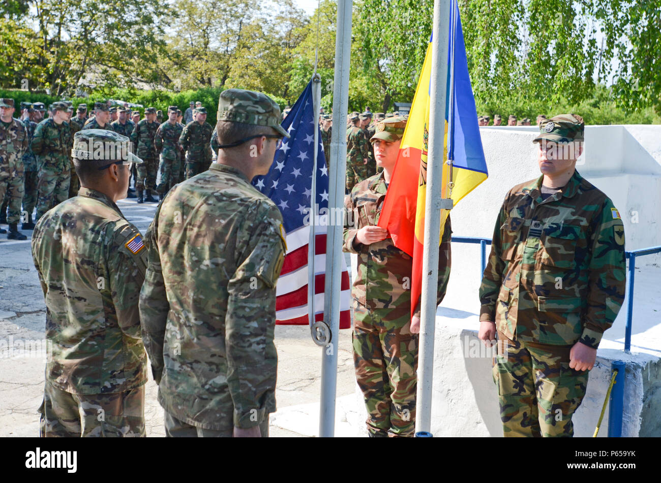 Moldovan Soldiers from the National Army Land Forces and U.S. Army ...