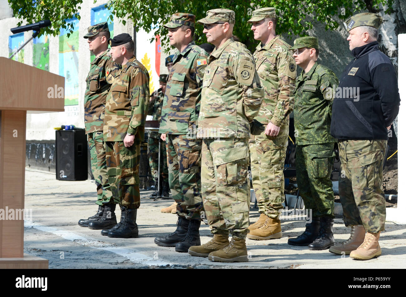 Key leaders of the Moldovan National Army Land Forces and U.S. Army ...