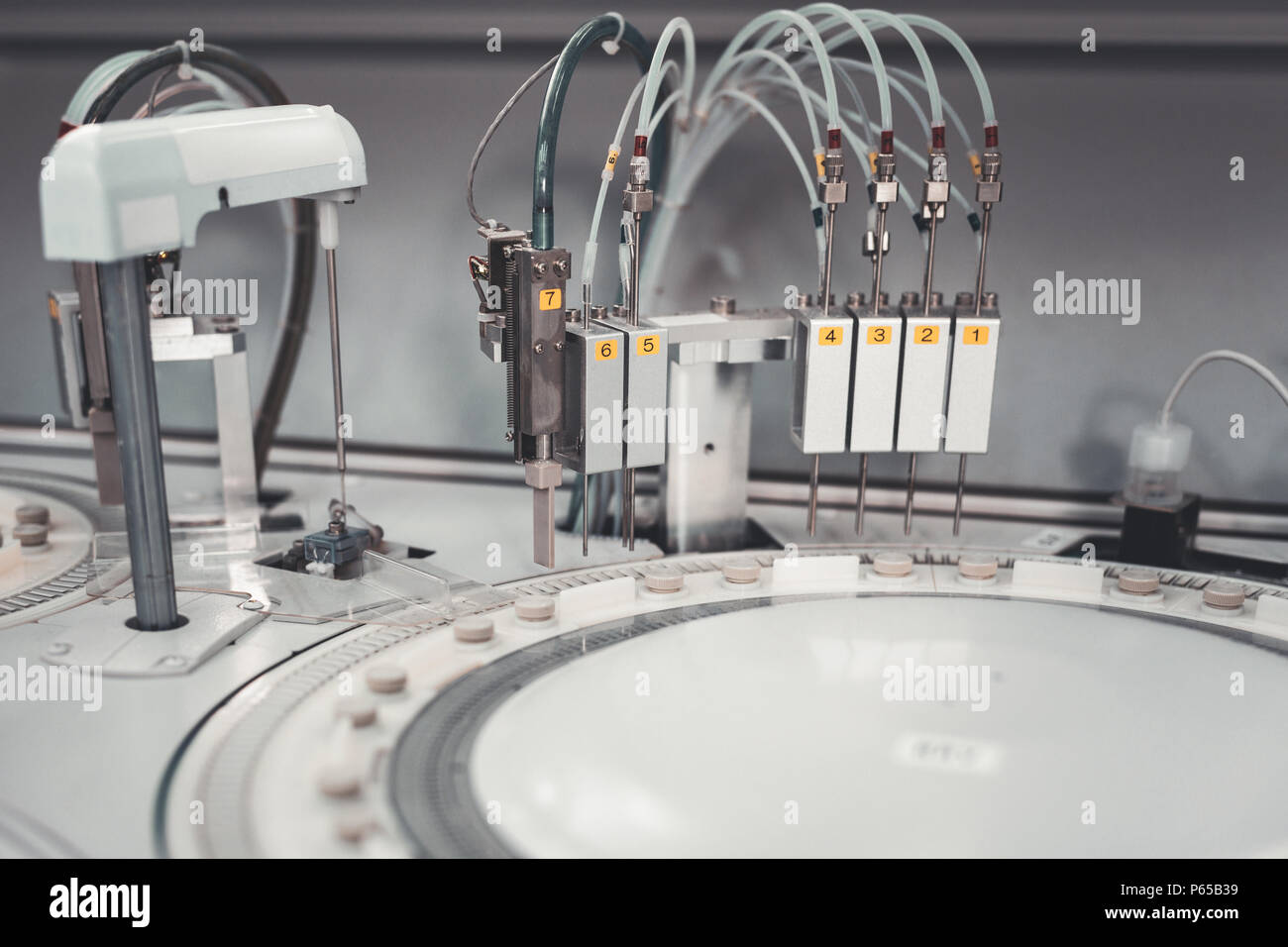 Modern laboratory equipment hi-res stock photography and images - Alamy