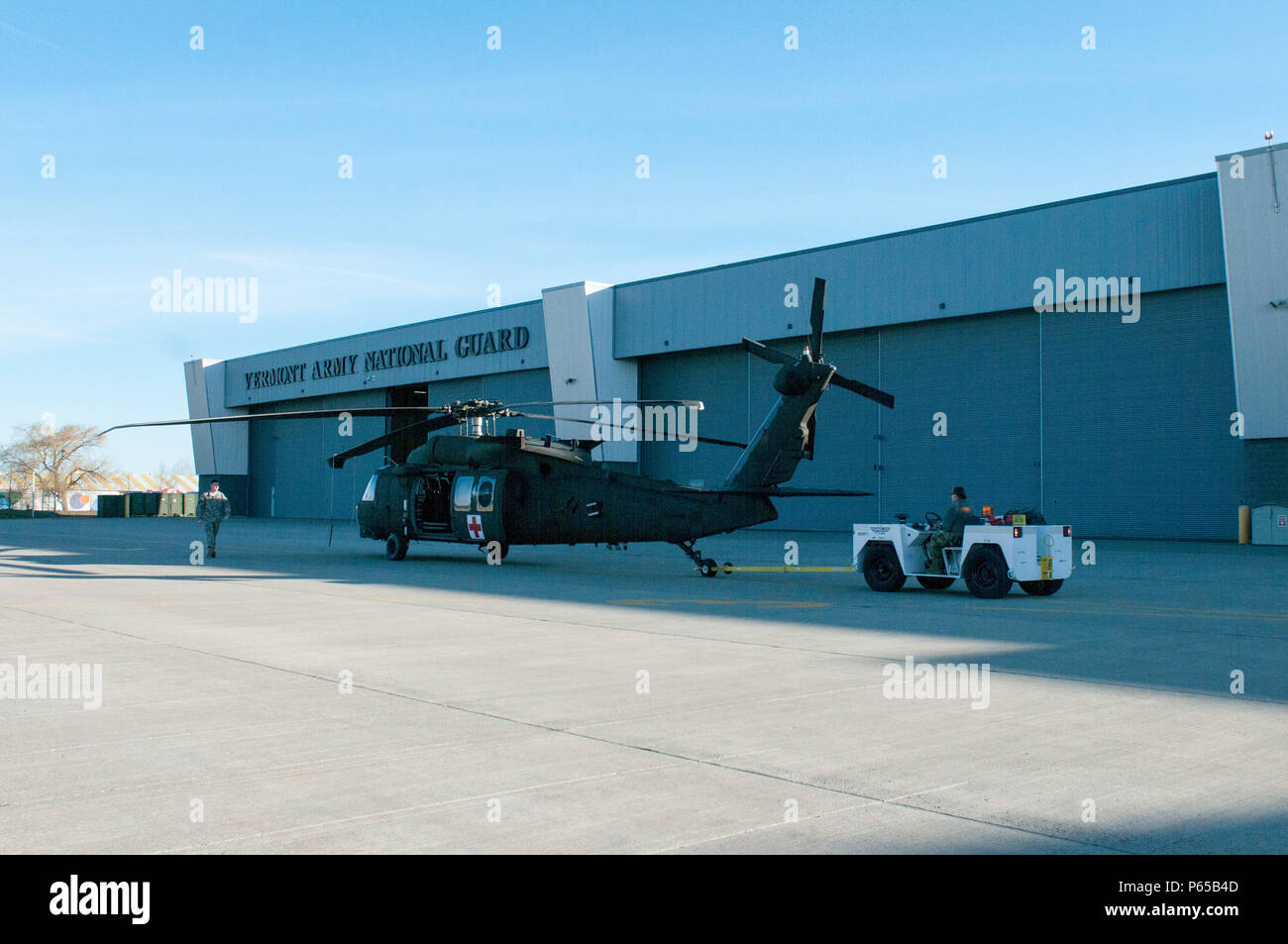 U.S. Army Soldiers with Charlie Company, 3rd Battalion, 126th Aviation ...
