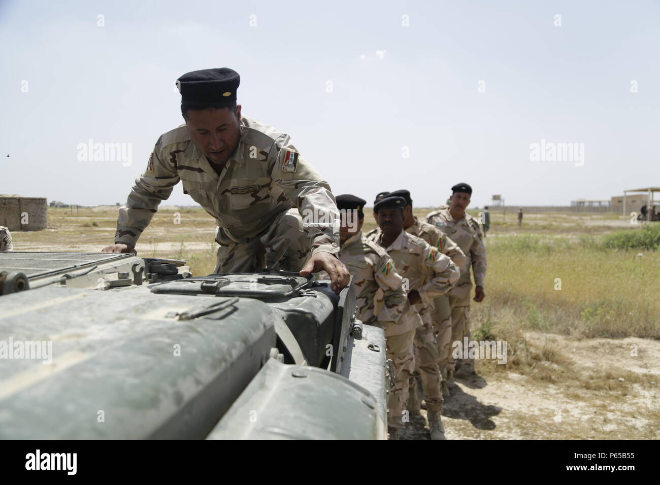 T72 tank iraq hi-res stock photography and images - Alamy
