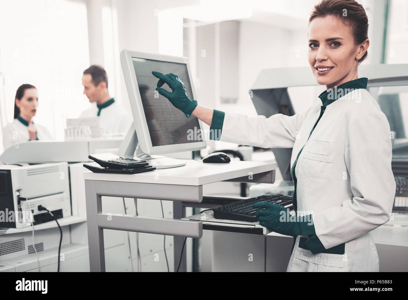Microbiology lab computer screen hi-res stock photography and images ...