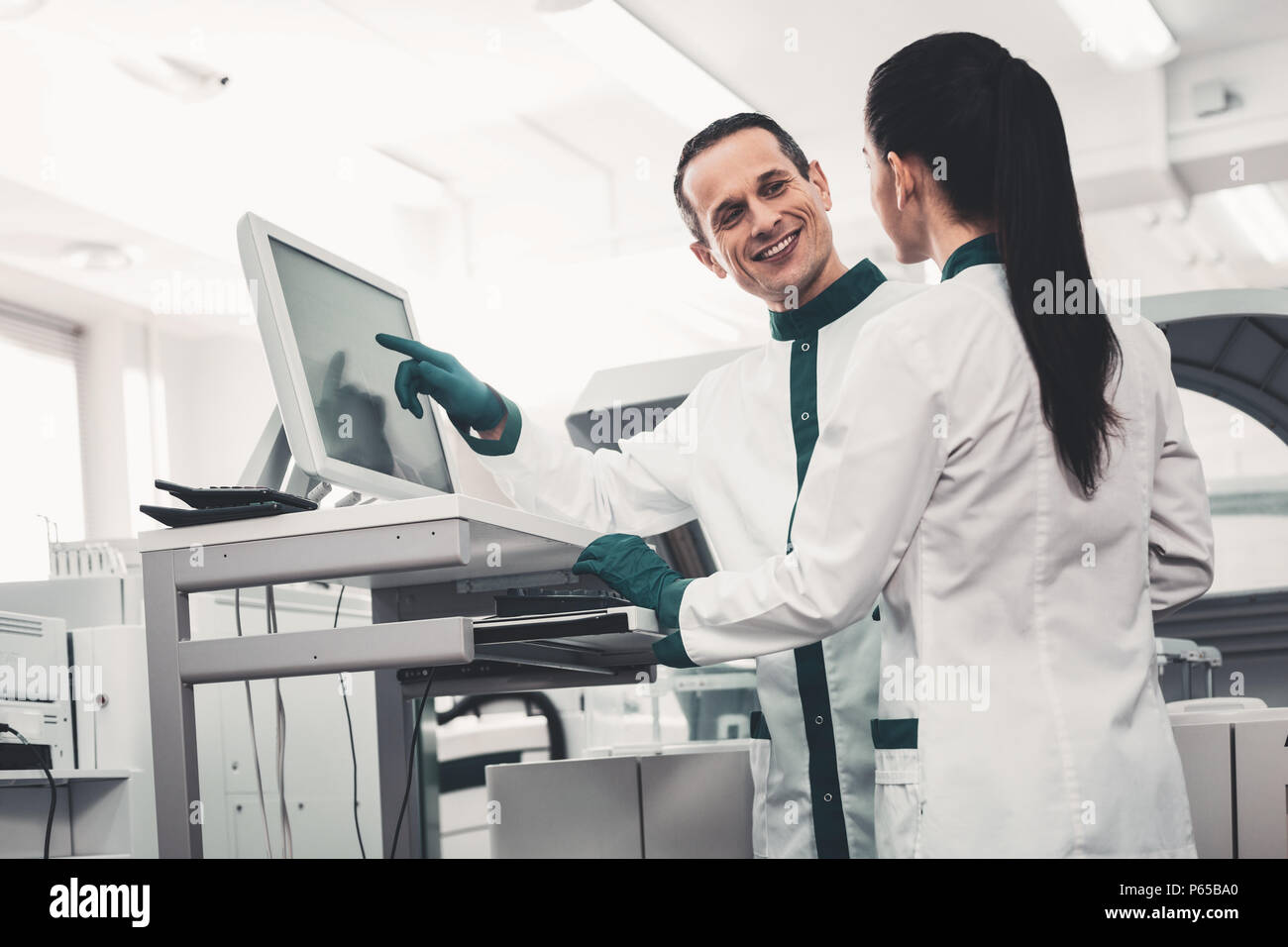 Doctor assistant hi-res stock photography and images - Alamy