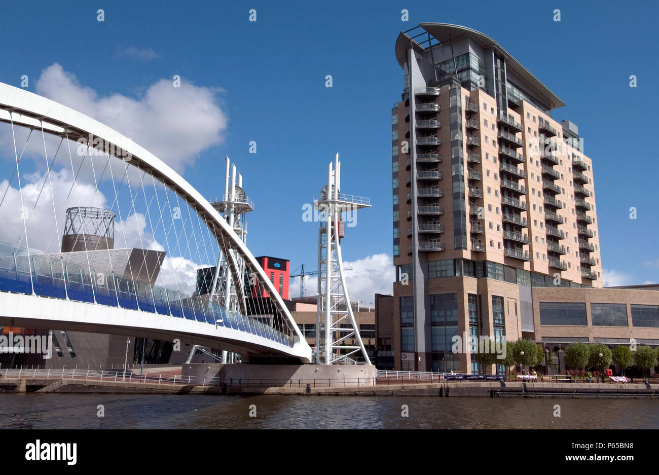 Lowry Footbridge, Salford Quays, Manchester, United Kingdom Stock Photo ...
