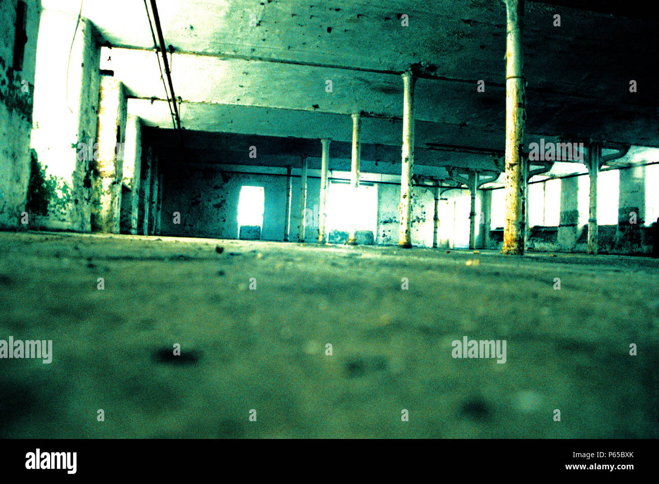 Run-down warehouse, Manchester, England Stock Photo - Alamy