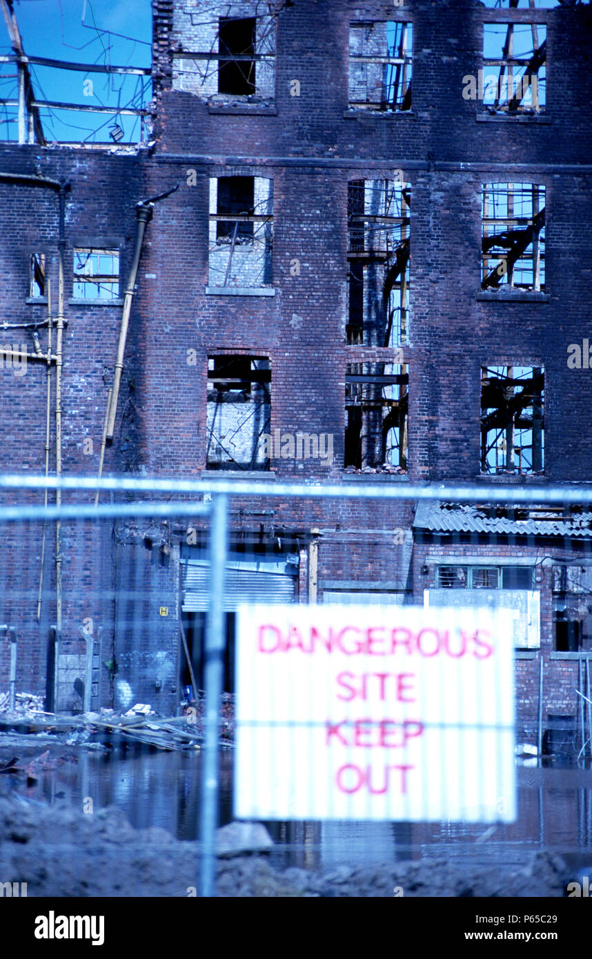 Demolition work in progress Stock Photo - Alamy