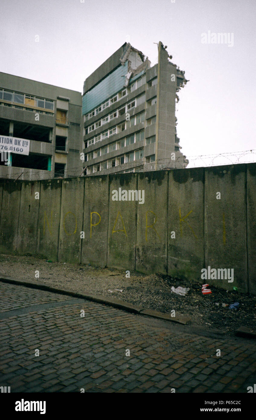 Demolition work in progress Stock Photo - Alamy
