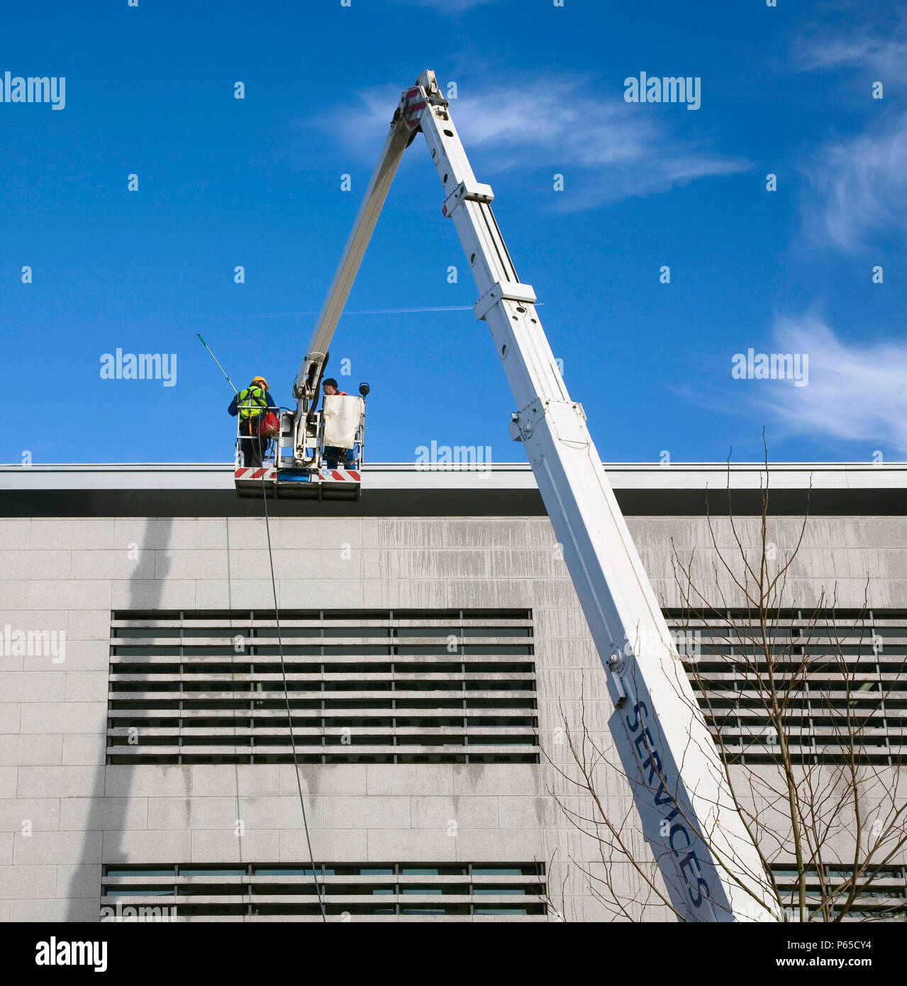 Inspection platform at new-build commercial units, Kilmainham, Dublin ...