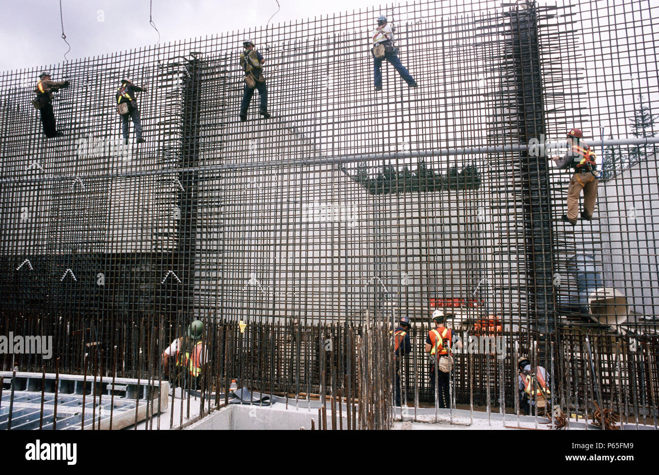 Fixing reinforcement for water tank walls at the new Vancouver water ...