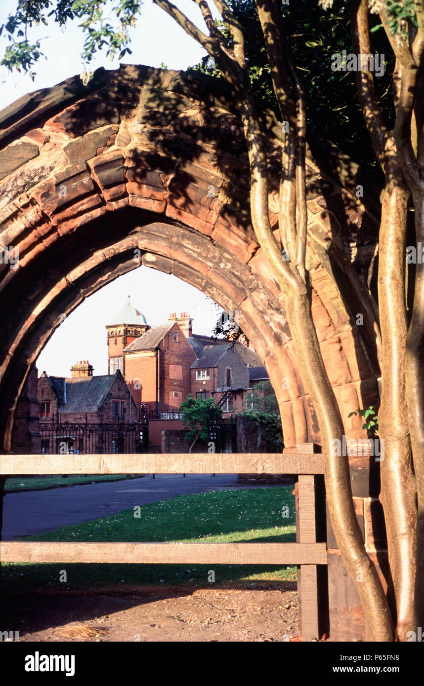 A medieval red sandstone arch at Carlisle Cathedral, Cumbria, UK Stock ...