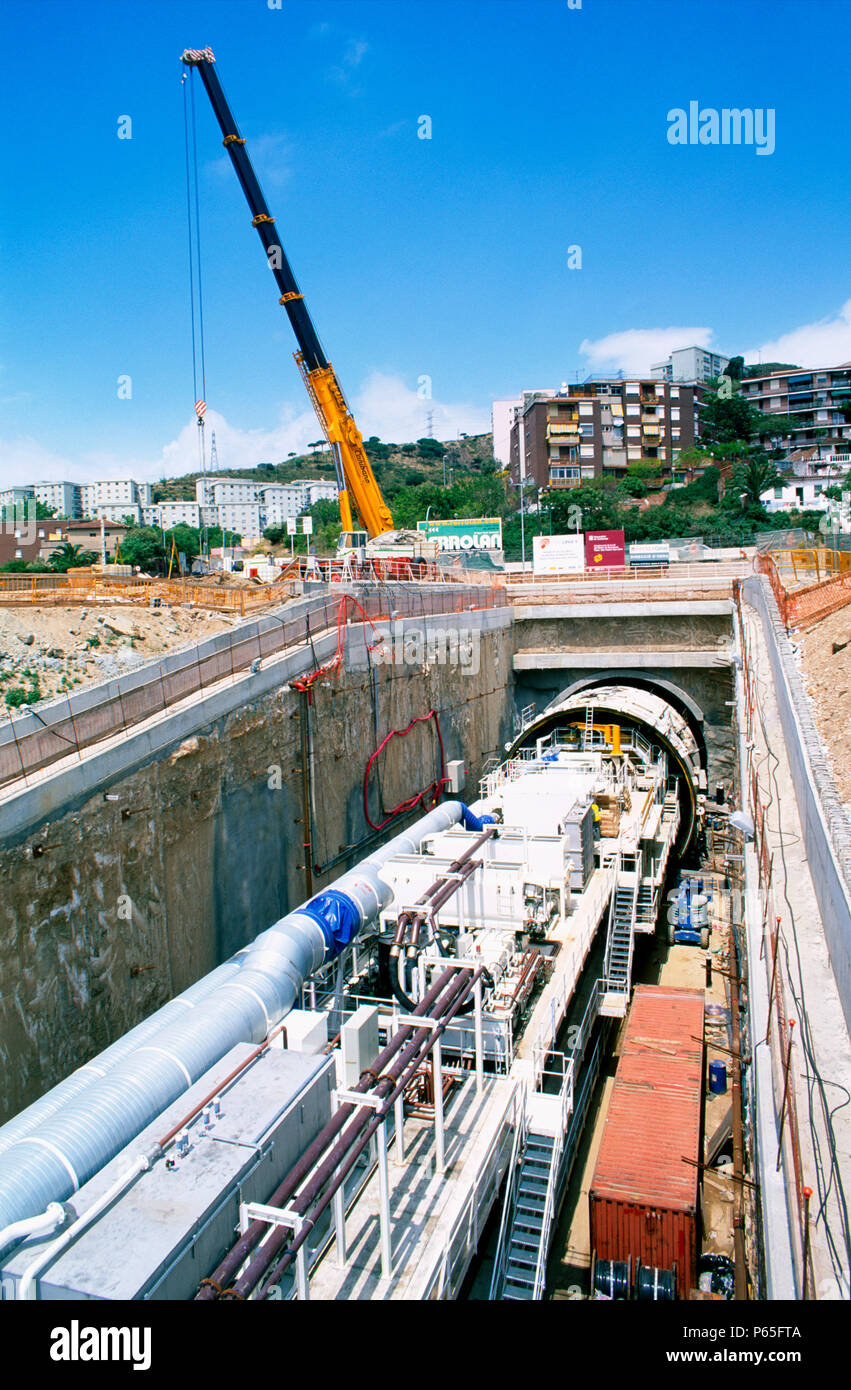 Telescopic tunnel hi-res stock photography and images - Alamy