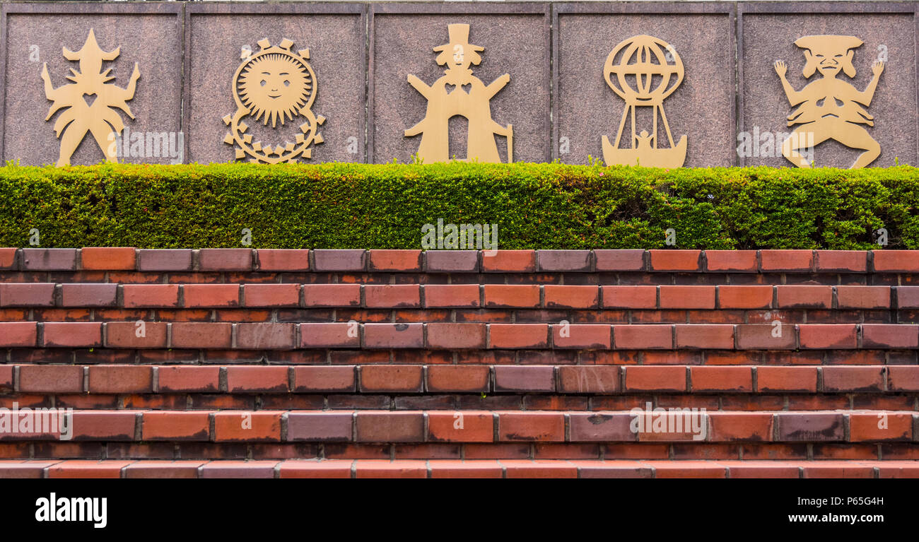 Symbols on a house facade in Tokyo - TOKYO / JAPAN - JUNE 17, 2018 ...