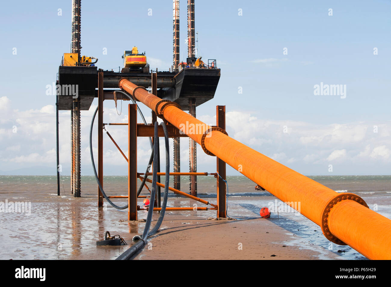 Jack up barge hi-res stock photography and images - Alamy
