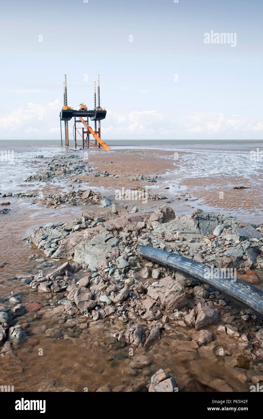Jack up barge hi-res stock photography and images - Alamy