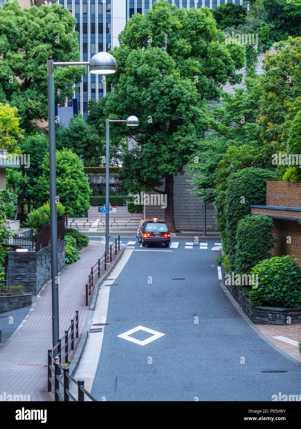 Entrance roppongi tokyo japan hi-res stock photography and images - Alamy