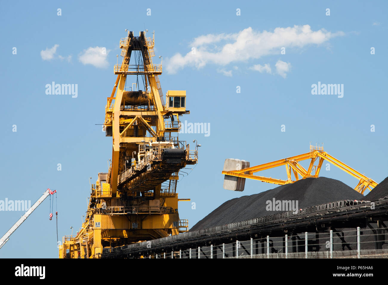 Coal mines australia hi-res stock photography and images - Alamy