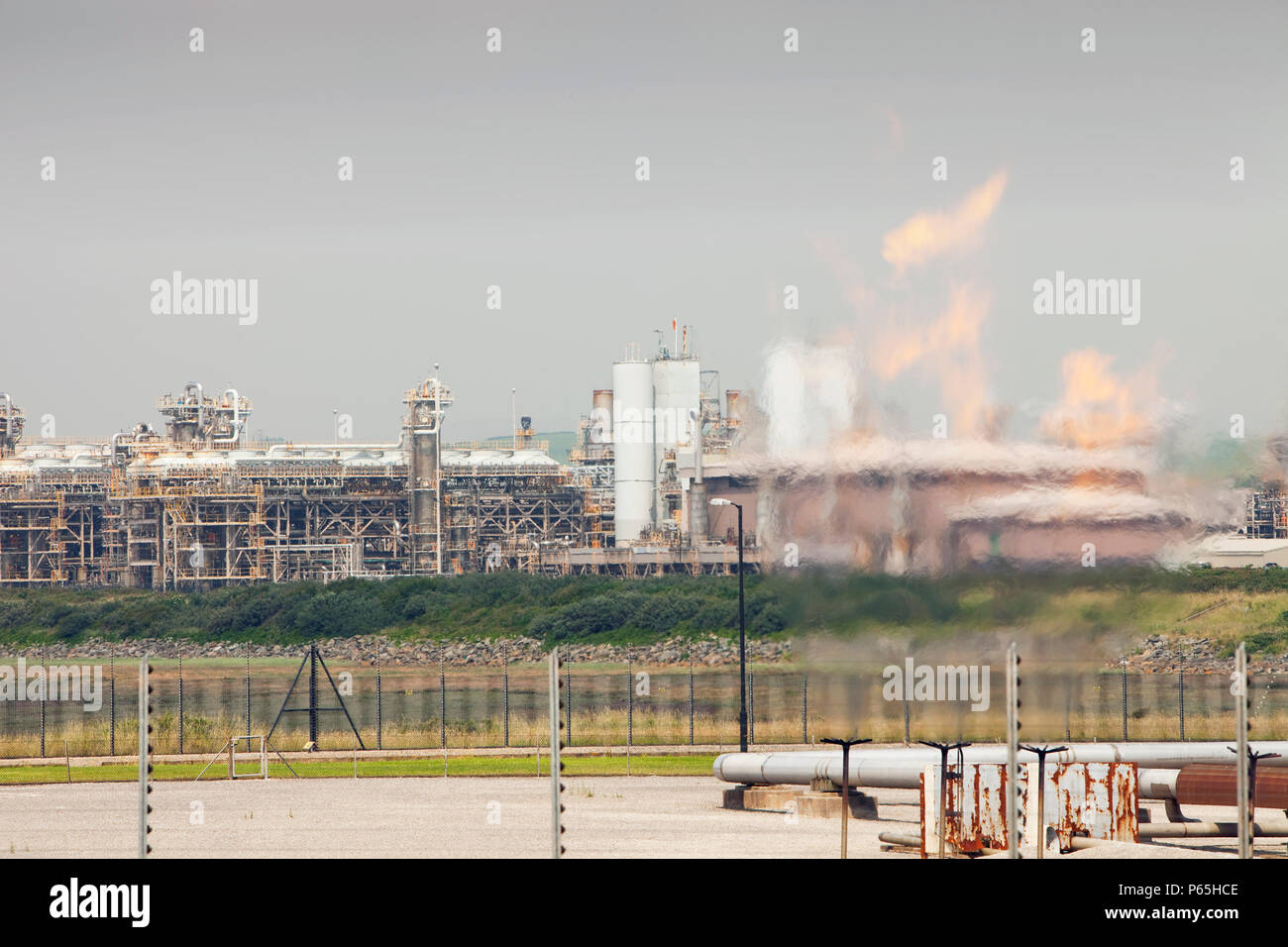 Gas field morecambe bay hi-res stock photography and images - Alamy