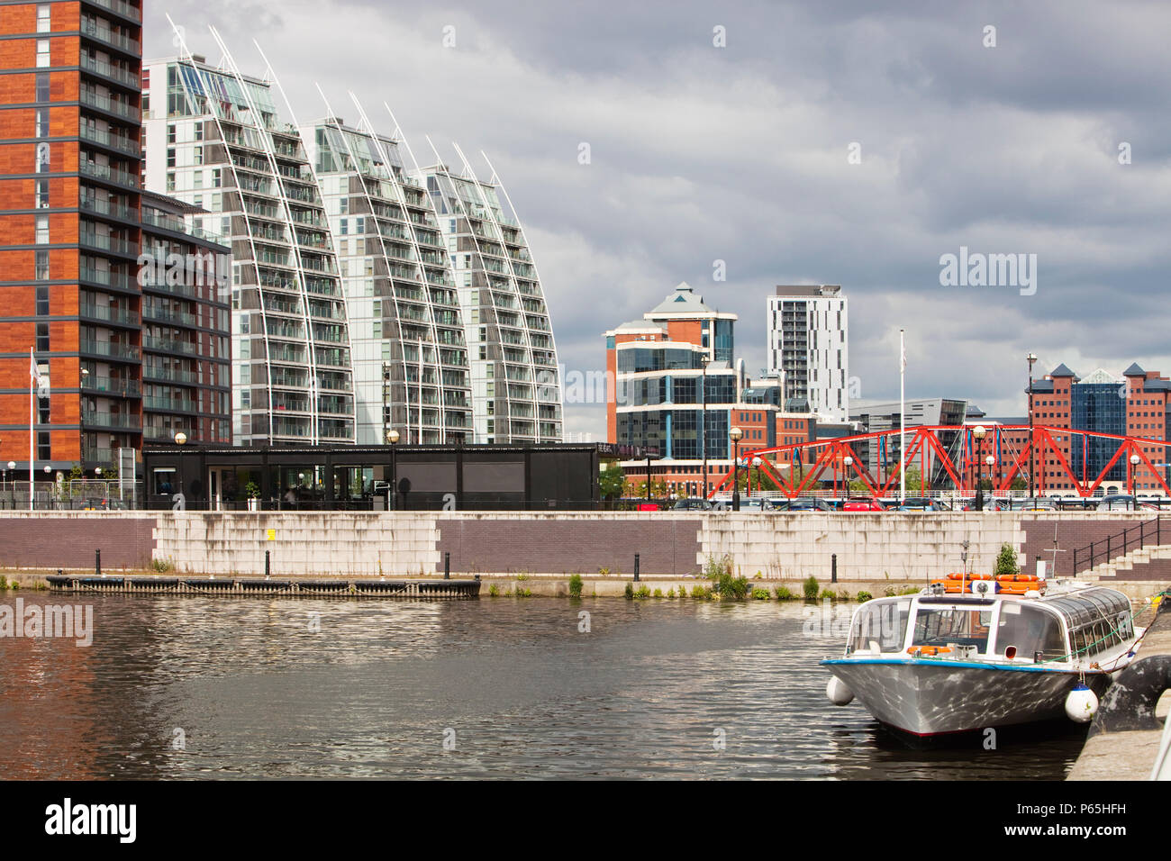 Apartment block manchester uk hi-res stock photography and images - Alamy