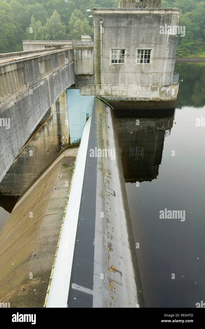 Pitlochry hydro electric dam hi-res stock photography and images - Alamy