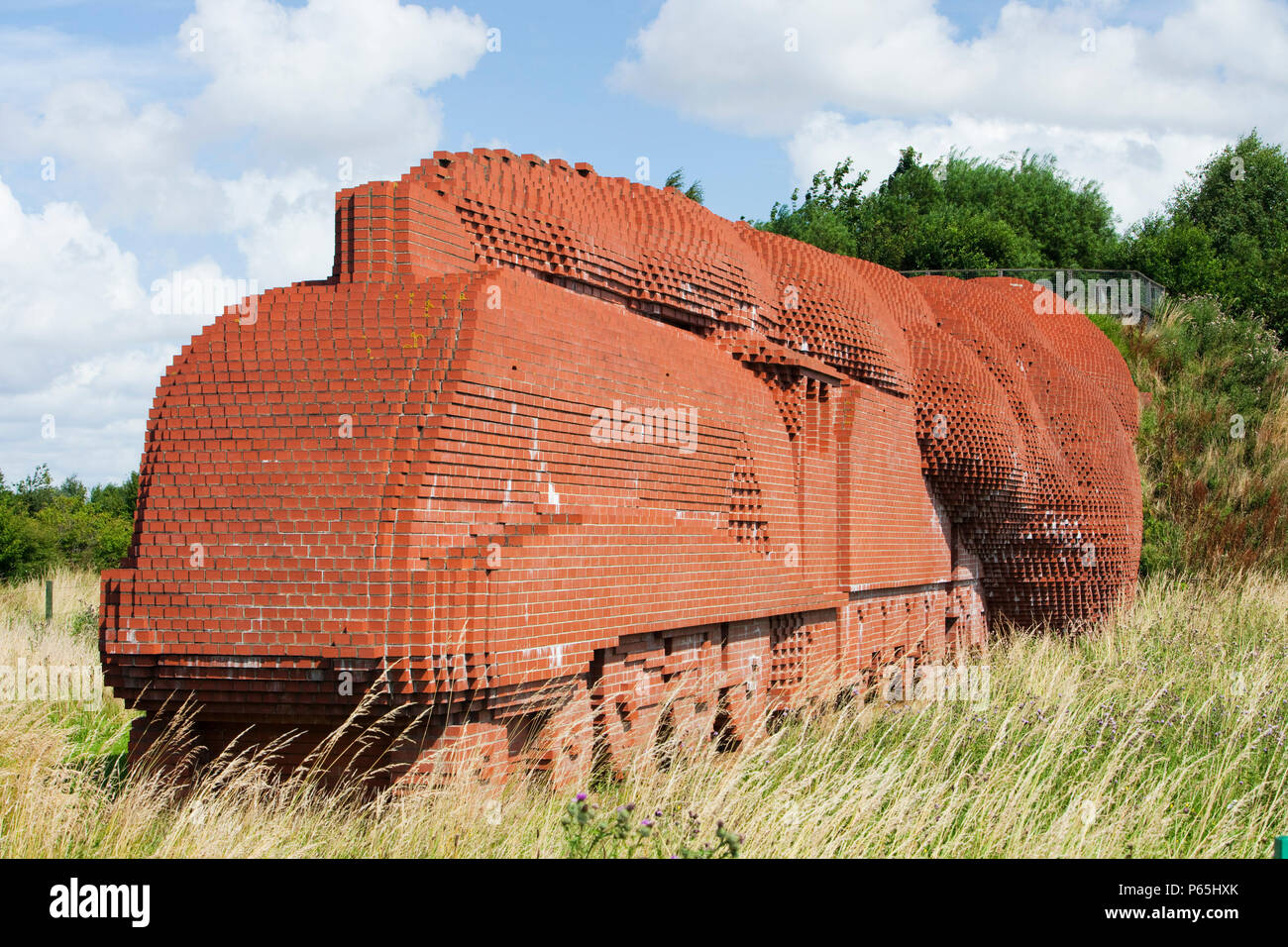 Steam train sculpture hi-res stock photography and images - Alamy