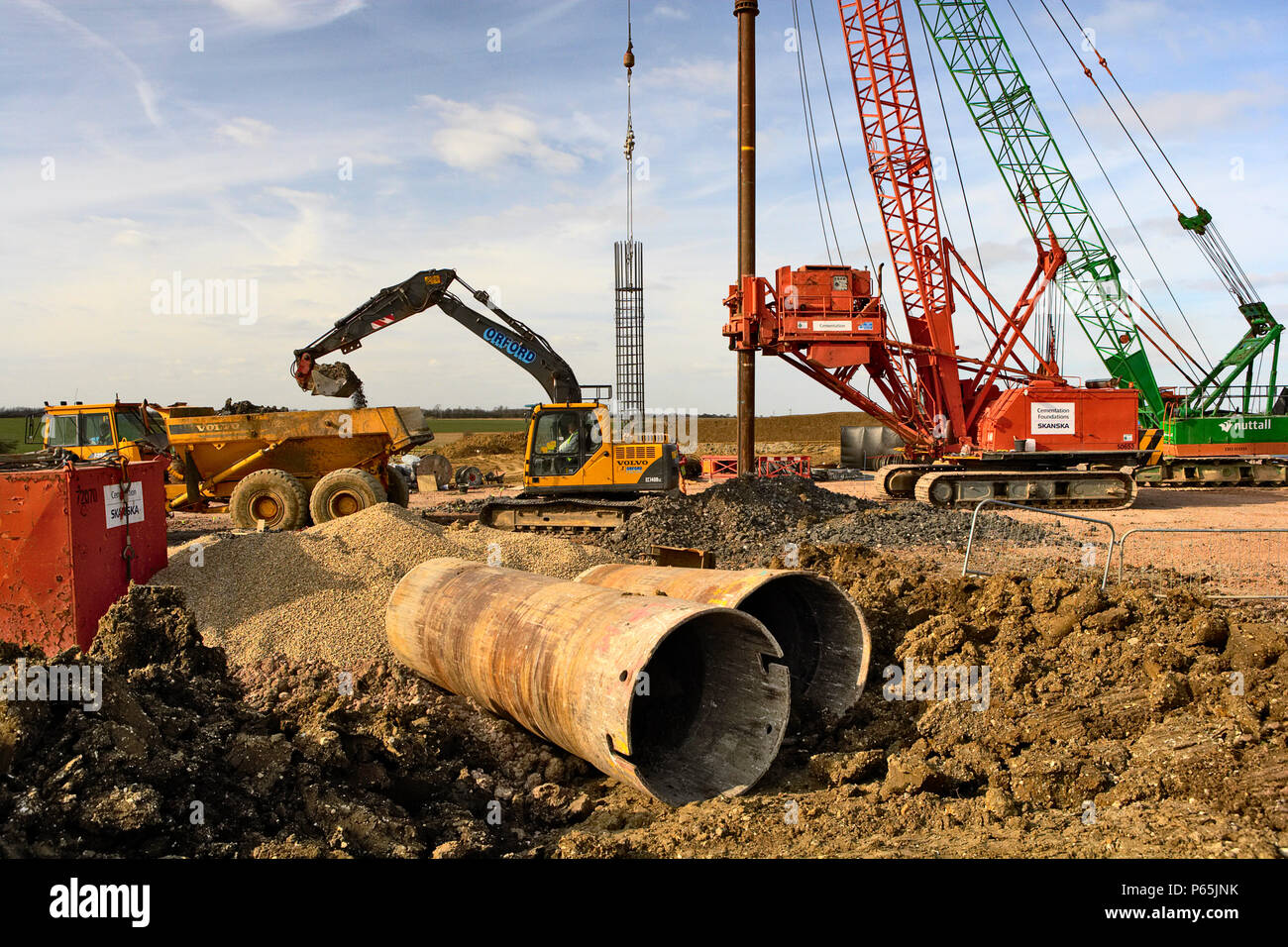 Piling rig hi-res stock photography and images - Alamy