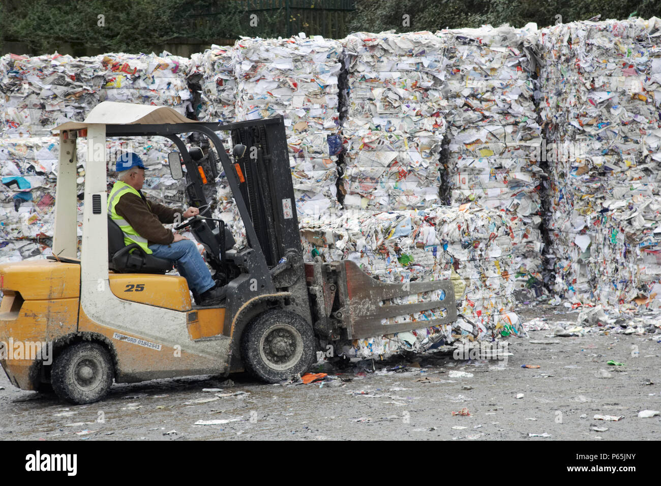 Segregation garbage truck hi-res stock photography and images - Alamy