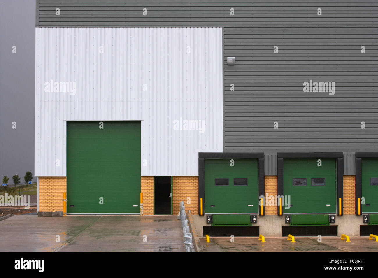 Loading unit storage building hi-res stock photography and images - Alamy