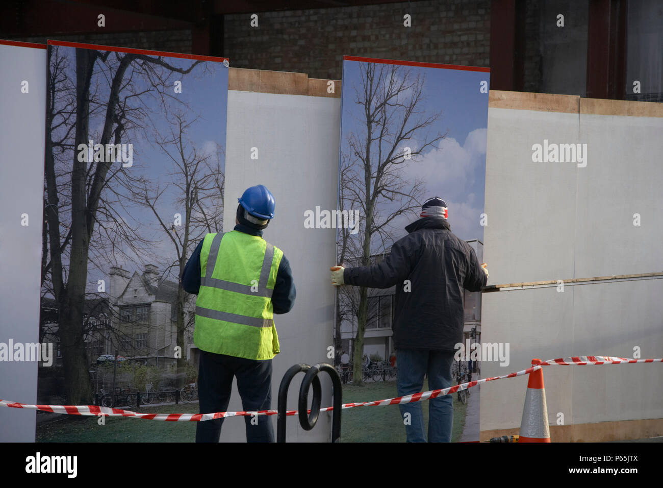 Work site safety hoarding hi-res stock photography and images - Alamy