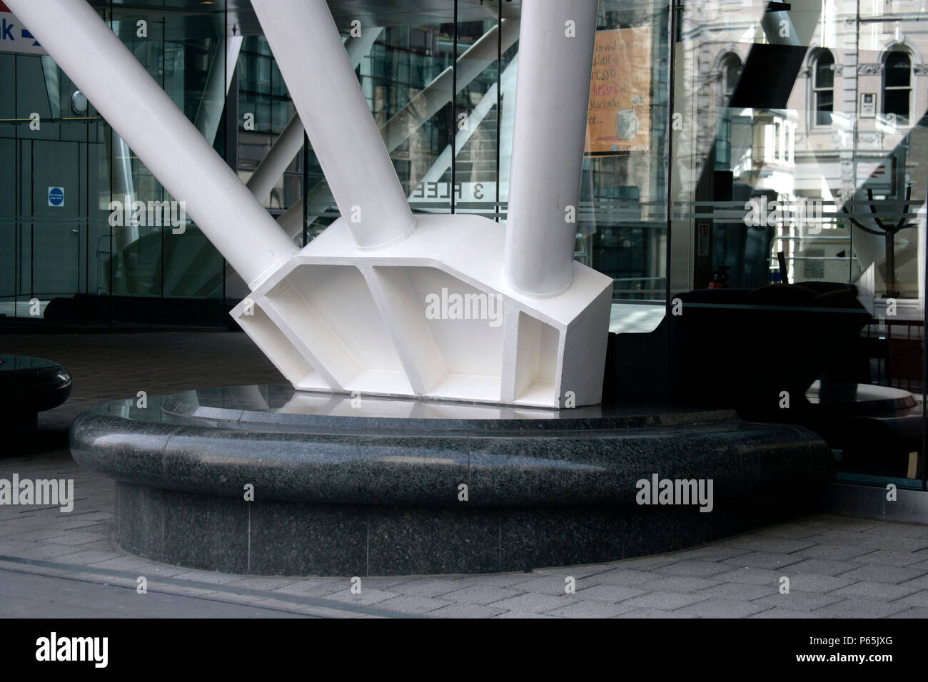 Steel column base hi-res stock photography and images - Alamy