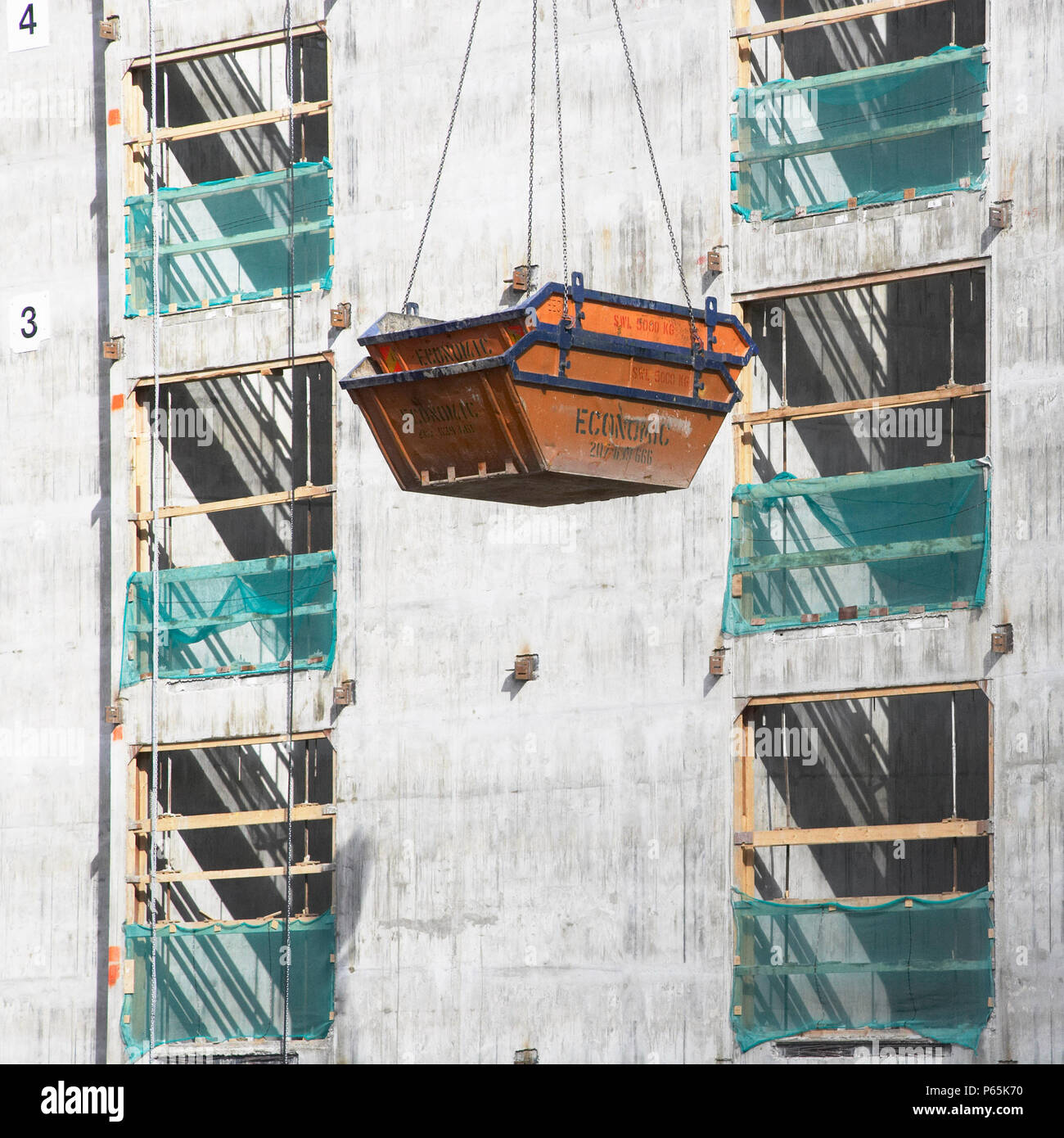 Crane skip hi-res stock photography and images - Alamy