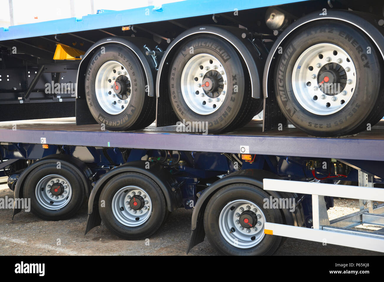 Lorry trailers hi-res stock photography and images - Alamy