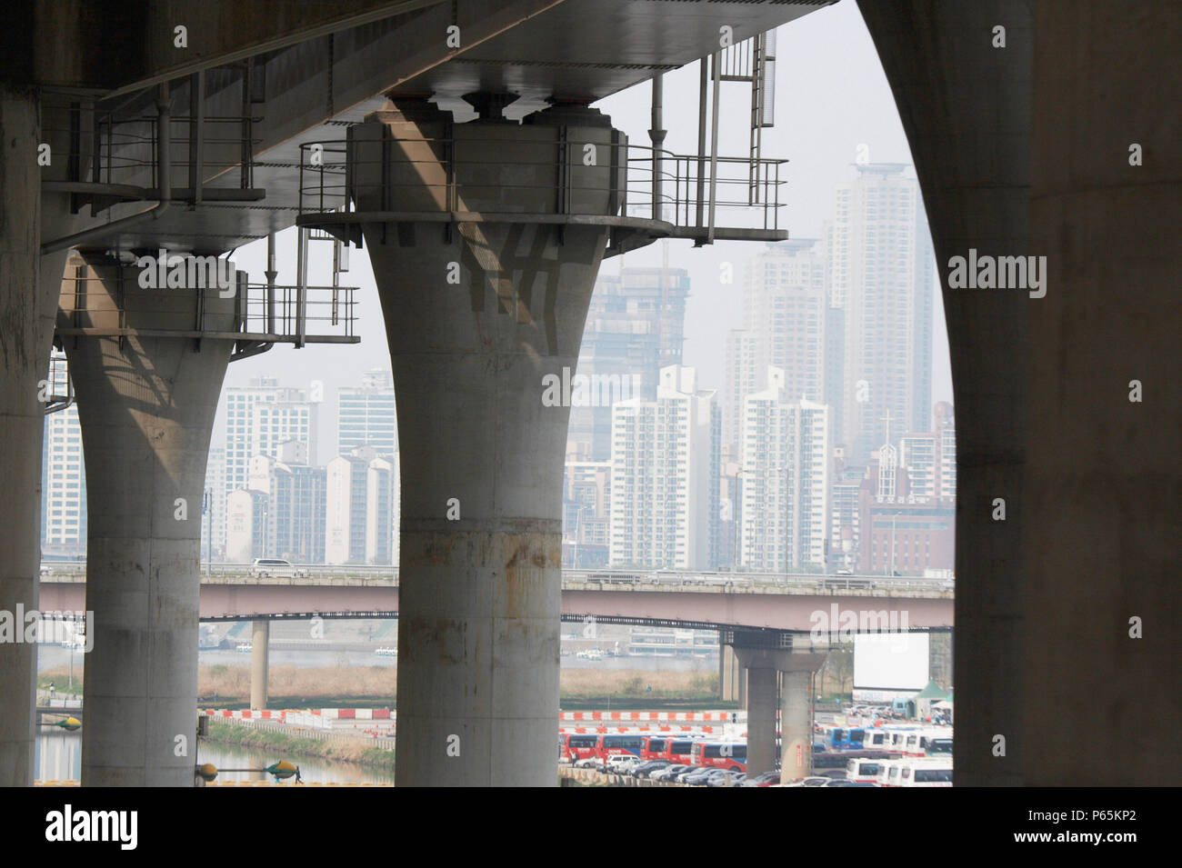 Flyover and pillars, Seoul, South Korea Stock Photo - Alamy