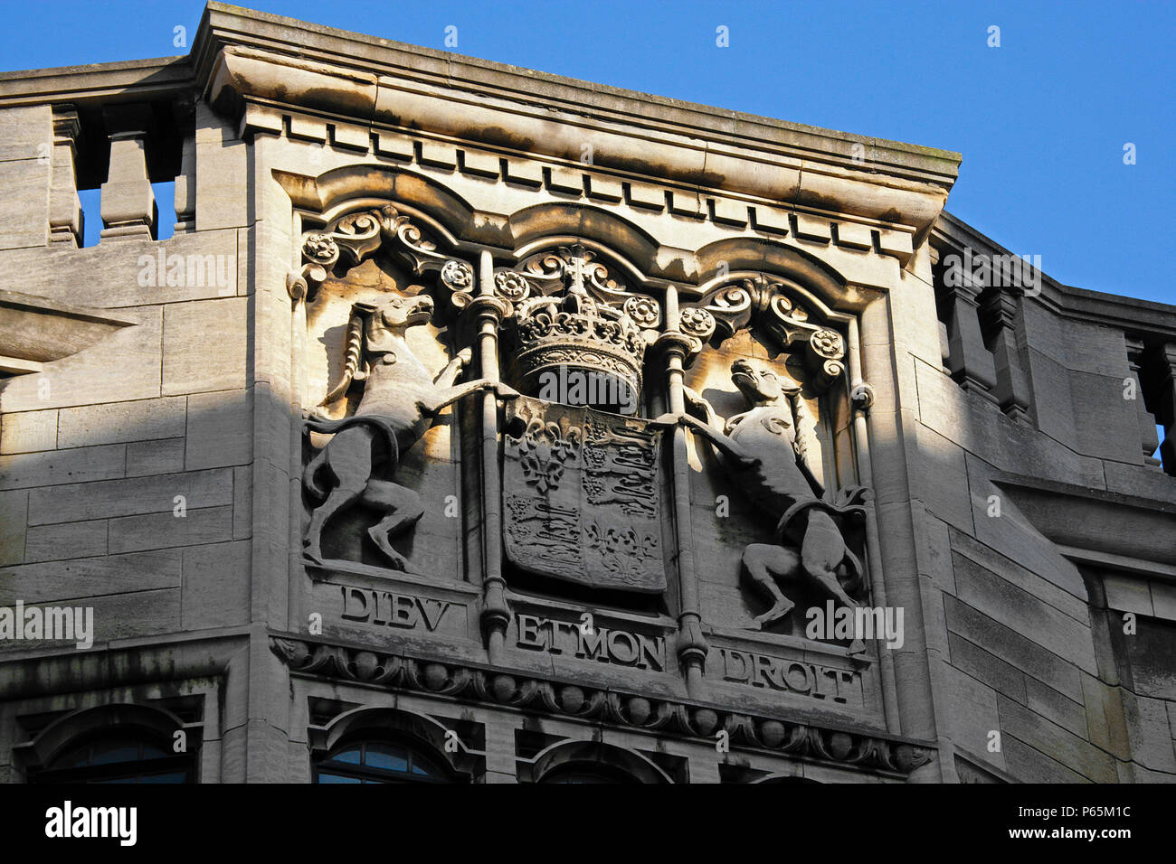 Cambridge shield hi-res stock photography and images - Alamy