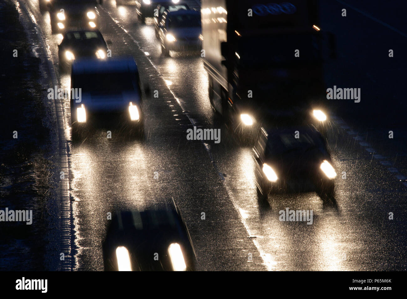 Lorry driving night uk hi-res stock photography and images - Alamy