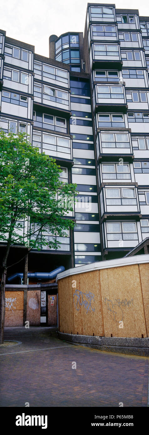 Inner city housing. Lambeth, London, United Kingdom Stock Photo - Alamy