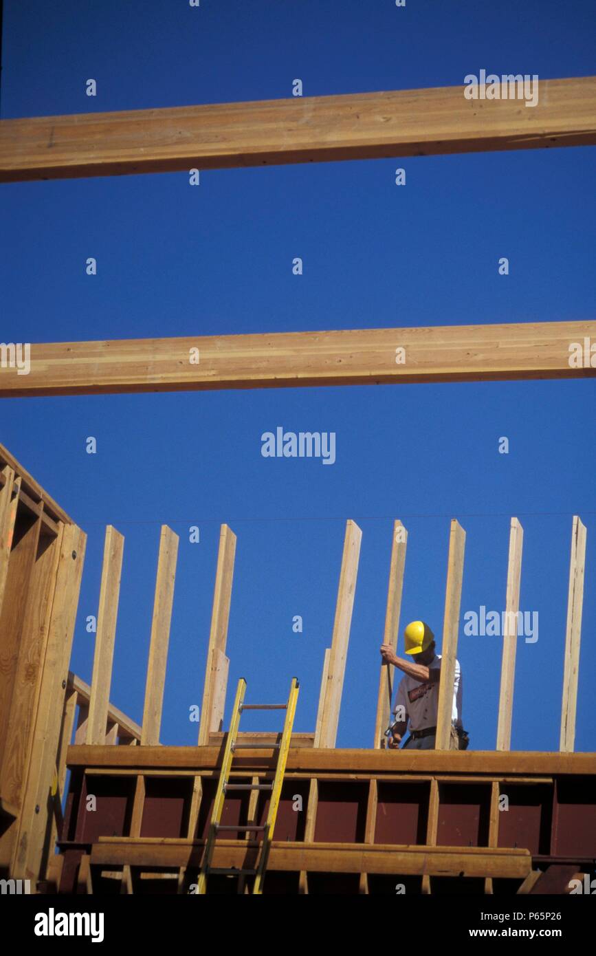 Short stud wall hi-res stock photography and images - Alamy