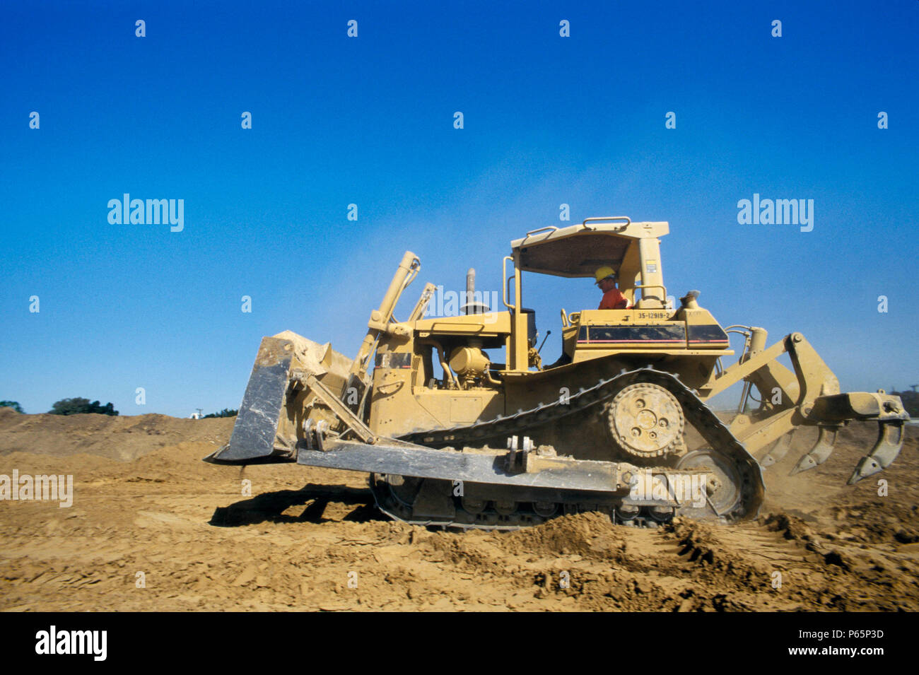 Bulldozer usa hi-res stock photography and images - Alamy