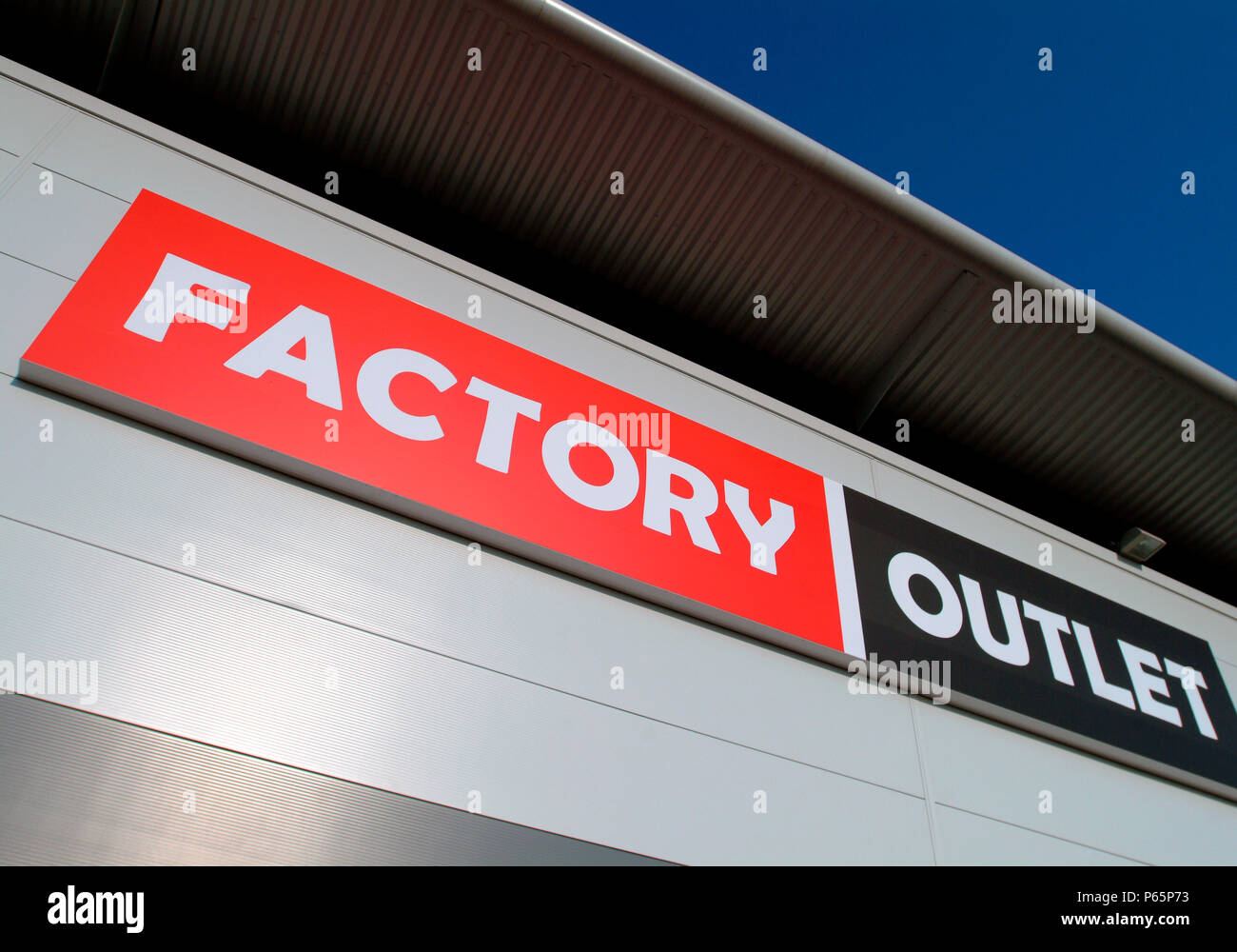 Factory outlet sign signage hi-res stock photography and images - Alamy