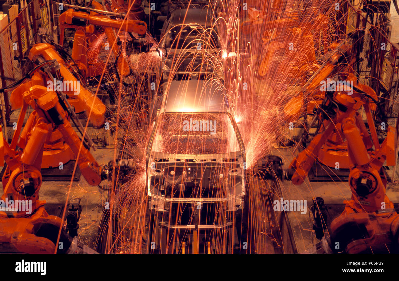 Automated car production line, MG Rover, Longbridge, Birmingham, United ...