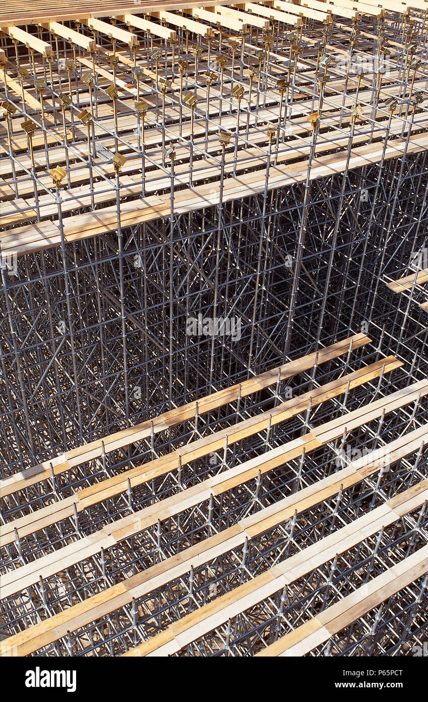 Timber scaffolding hi-res stock photography and images - Alamy