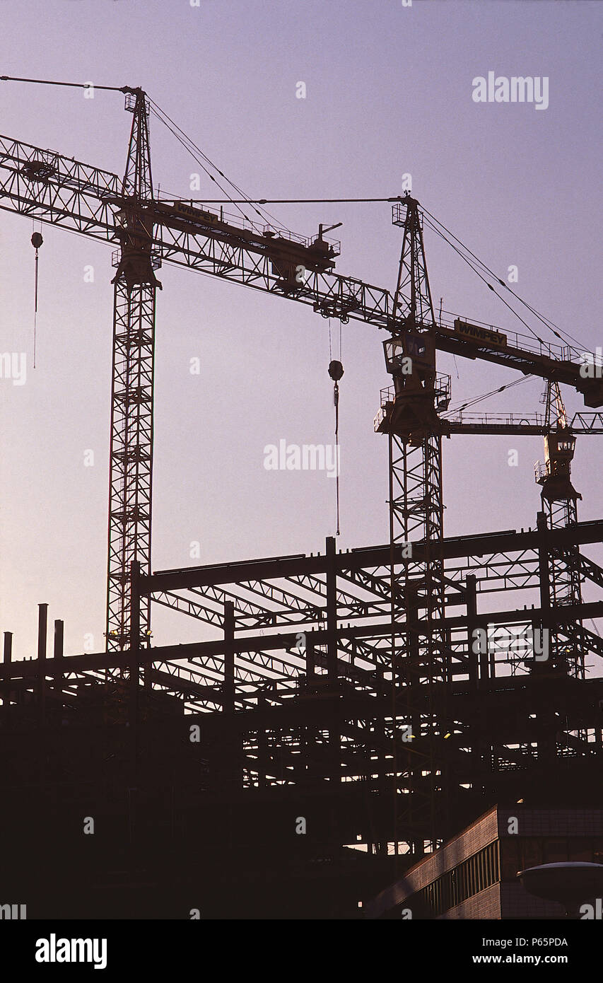 silhouette of steel frame building, Docklands, London Stock Photo - Alamy