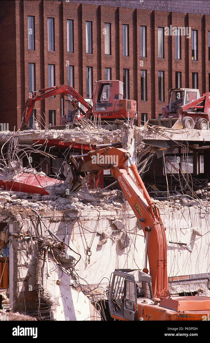 Demolition of reinforced concrete structure using various mechanical ...